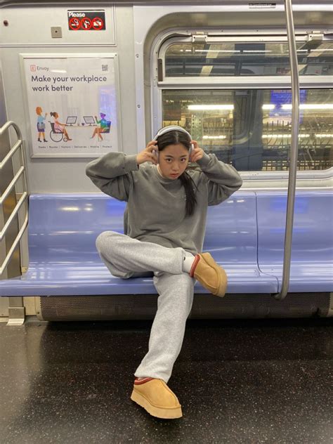 Comfy With Ugg Tazz Slipper Outfit Tasman Slippers Outfits Uggs Outfit
