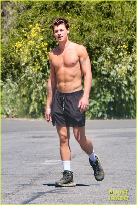 Shawn Mendes Kicks Off His Weekend With A Shirtless Hike In The