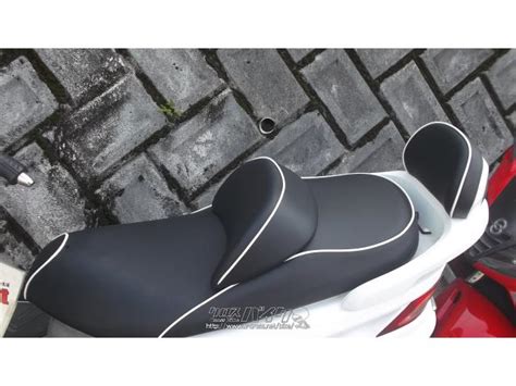 Sym Rv180 Jp Efi・白・180cc・decade・28000km・保証付・1ヶ月 沖縄のバイク情報 クロスバイク