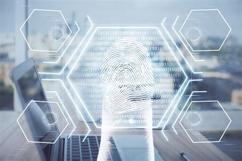 지문 드로잉이 있는 사무실의 데스크톱 컴퓨터 이중 노출 비즈니스 데이터 보안개념입니다 가구에 대한 스톡 사진 및 기타 이미지 가구 개념 검증 Istock