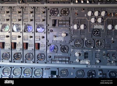 747 Cockpit Controls Boeing 747 Cockpit Tzbu