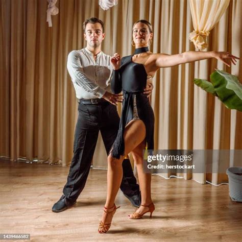 Salsa Dancing Home Photos And Premium High Res Pictures Getty Images