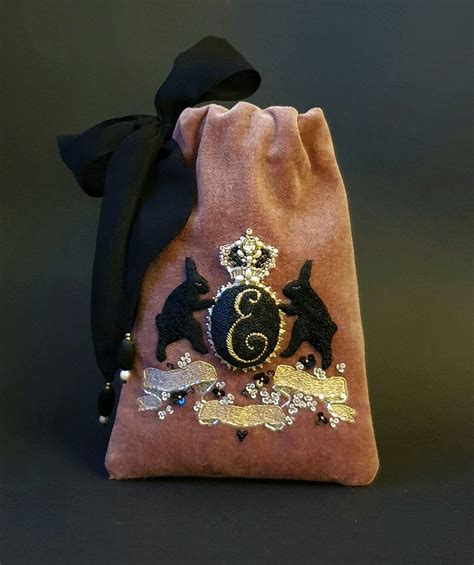 Мешочек из бархата с вышивкой. в интернет-магазине на Ярмарке Мастеров ...