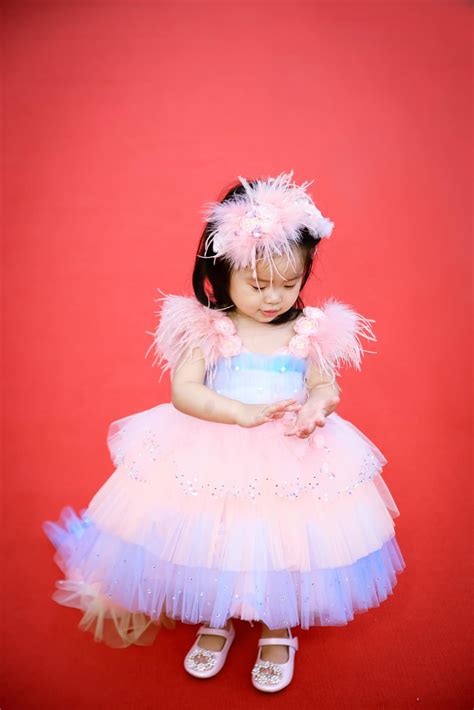 Mẫu nhí 18 tháng tuổi gây sốt vì quá đáng yêu