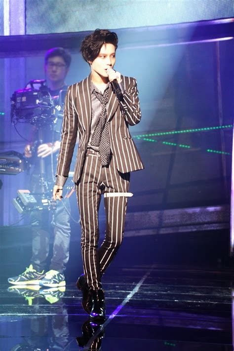 더쿠 브금 아이돌들의 덕덕한 무대 아이템