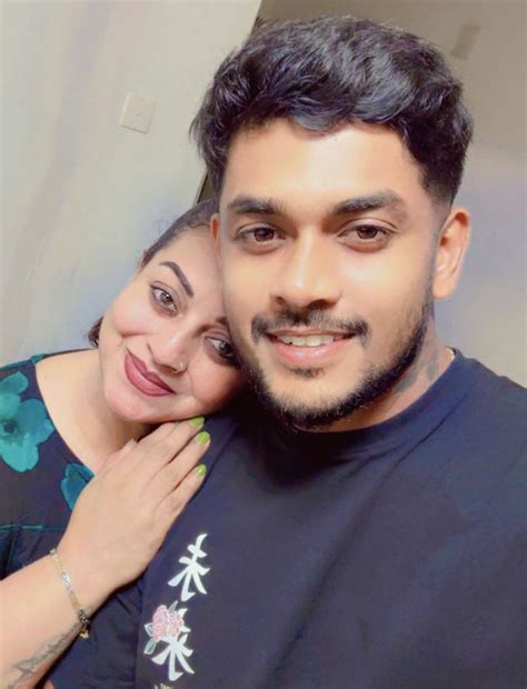 ඔයා මගේ වුණ එක ගැන මට හැමදාමත් තියෙන්නේ කියාගන්න බැරි තරම් සතුටක්