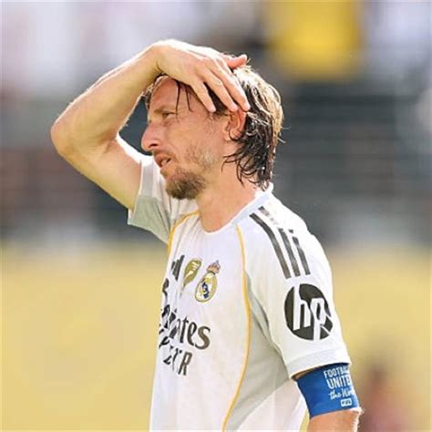 رسميًا بعد 12 عامًا نهاية مسيرة لوكا مودريتش مع ريال مدريد بطولات