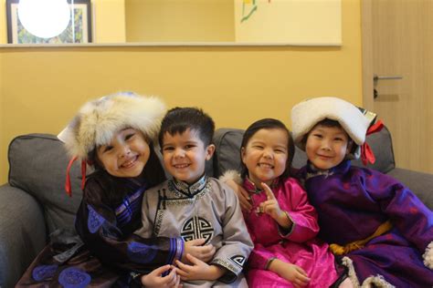 ДОТУУР БАЙР ХҮҮХЭД ХӨГЖЛИЙН ОРЧИН Олон улсын охидын өдрийн мэнд хүргэе Та бүхэн өнөөдөр энэ