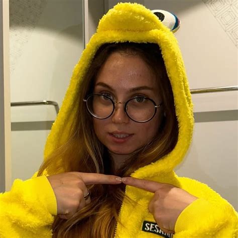 𝕊𝕥𝕖𝕝𝕝𝕒 🧸 Stellahoneyfluff On Threads