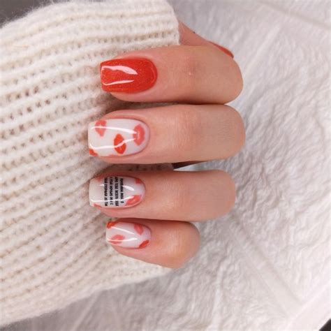 Красный маникюр с поцелуями Nails