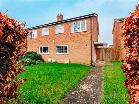 2 Bed Semi Detached House For Sale In Meadow Walk Yaxley Pe7 £230000