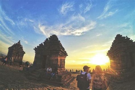 Candi Ijo Foto Lokasi Rute Harga Tiket Fasilitas