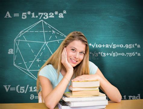 女学生画象的综合图象在图书馆里 库存照片 图片 包括有 学院 几何 女性 照相机 更高 女孩 63471210