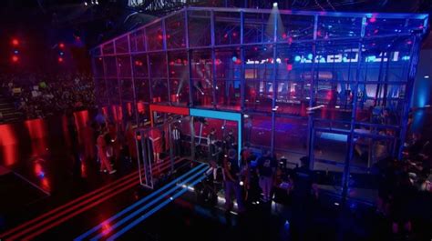 Altavoces Line Array Para Estadios De Biamp En El Espectáculo En Directo Battlebots Live Show