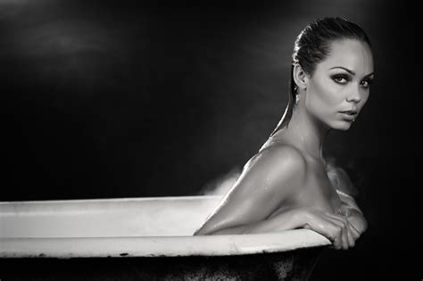 Laura Vandervoort The Fappening Naked Sexy The Fappening