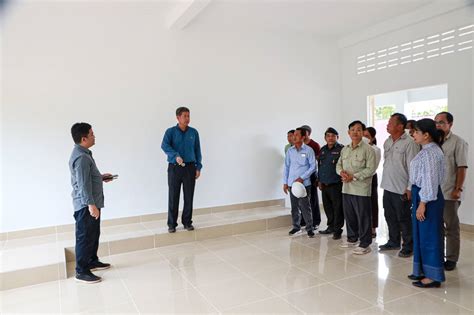 ឯកឧត្តម គួច ចំរើន អភិបាលខេត្តព្រះសីហនុ អញ្ជើញពិនិត្យសមិទ្ធផលសំណង់អាគារសិក្សា វិទ្យាល័យ ទួលកែវ