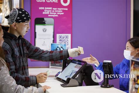 Бэлэн мөнгө гүйлгээнээс шахагдаж банкны карт ашиглах нь цөөрчээ News Mn