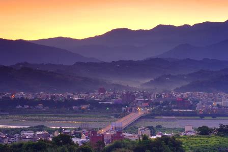 臺中市東勢區東勢山城曉日 垚哥 數位島嶼