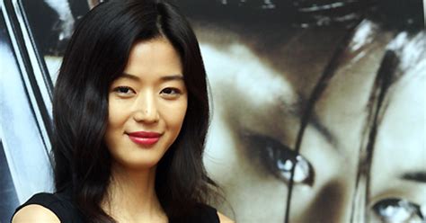 [포토엔]전지현 뱀파이어 헌터의 섹시한 미소