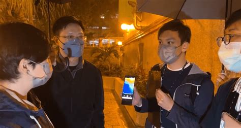 房屋局局長何永賢夜訪屋邨 視察滅鼠成效｜kelly Online 新冠疫情專頁