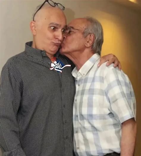 عکس جالب رضا نیکخواه در حال بوسیدن بازیگر معروف سینما و تلویزیون