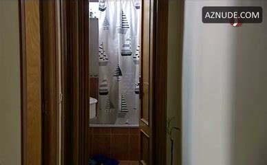 Alejandra Moffat Breasts Butt Scene In De Espaldas Al Mar Aznude