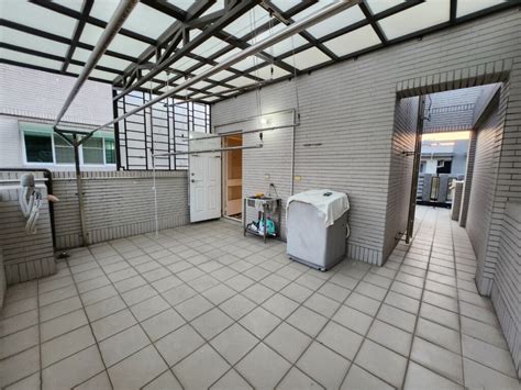 悅讀知音高雄市鳥松區大埤路透天厝澄清湖特區社區型雙主臥面寬雙車墅 房屋出售 樂屋網