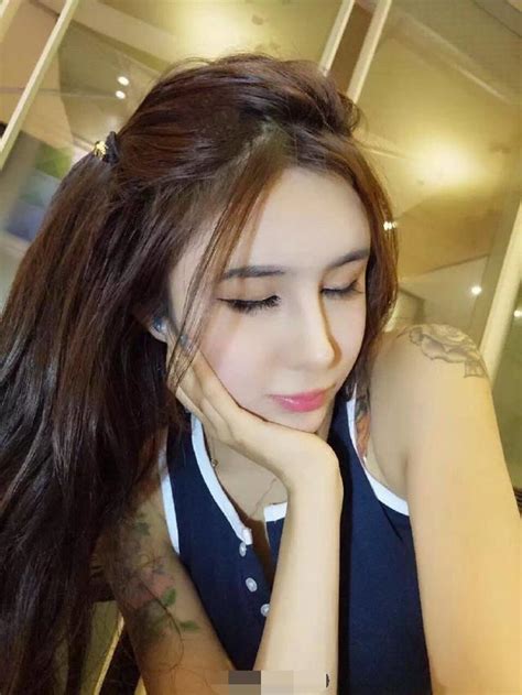 什麼是網紅？靠露出名的她倆算網紅嗎？現在她倆誰混的慘？ 每日頭條