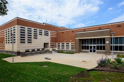 Birdville Isd Birdville High School Courtyard