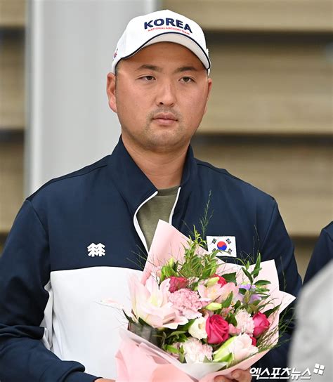 김우진 늠름한 모습 포토 네이트 스포츠