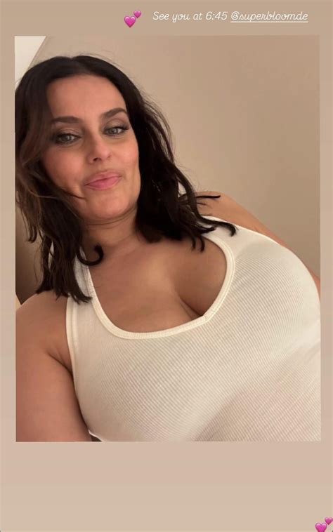 10000 Best Tanlined Tgirl Selfie Images On Pholder Kiernan Brennan