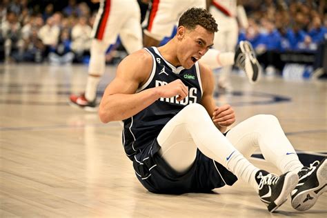 Dwight Powell Sustains Thigh Contusion Availability Uncertain Mavs