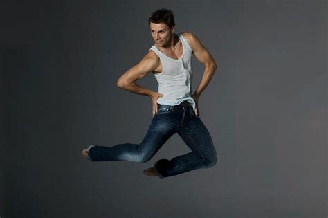 Балетска звезда чувени првак Канадског националног балета Александар Антонијевић први пут гост