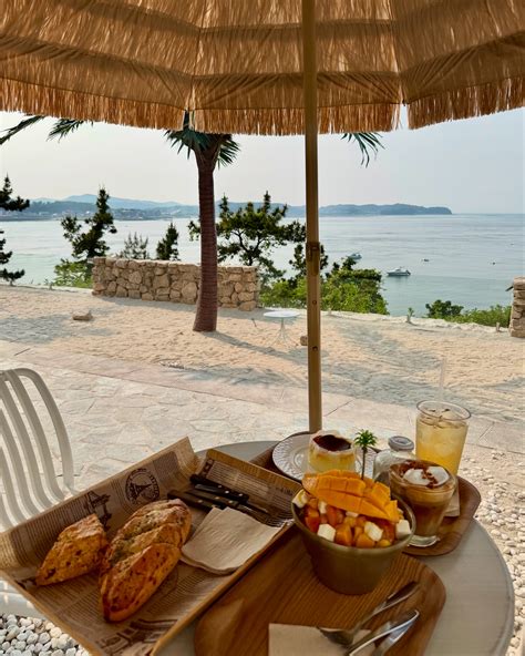 애기자기한 일상 15살 차이 연상연하커플 커플일상 선재도 쪽 카페 찾다가 휴양지 분위기가 나는 카페에 들어갔는데 망고빙수가 있길래 시켜봤거든요 근데 진짜