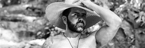 Victor Cabral Se Refresca Em Ensaio Na Chapada Dos Guimarães Dyo Magazine