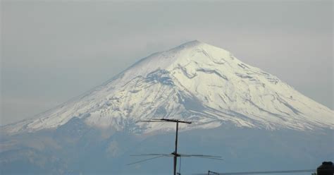 Navegando Entre Nubes La Leyenda De Los Volcanes
