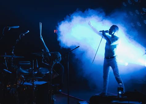 Gary Mullen — One Night Of Queen