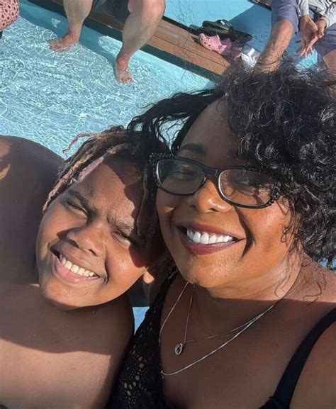 9 1 1 Actress Coca Brown And Young Son Lose Home In Blast As Gofundme Is Set Up Celebrity News