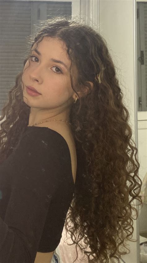Curly Hair White Girl Brown Curly Hair Long Curly Hair Curly Hair Styles Natural Curly Hair