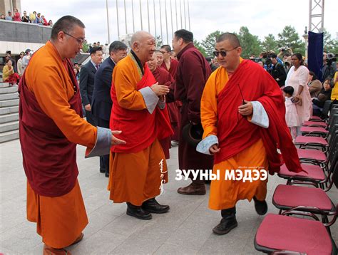 Өнөөдөр бурхан багшийн их дүйчэн өдөр