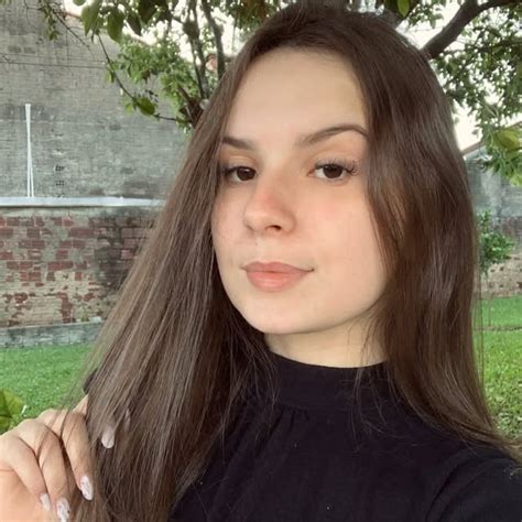 Poliana Poliizerwes • Threads Say More