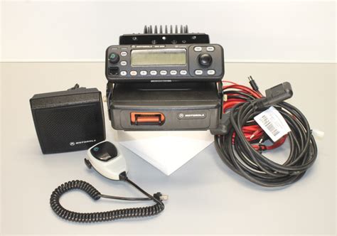 Motorola Mcs2000 Uhf Model 2 100 Watts 403 470 Ham Used Radios