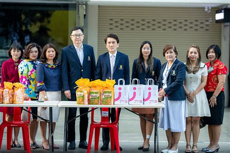 พิธีทำบุญตักบาตรข้าวสารอาหารแห้ง พระสงฆ์ 66 รูป ณ สยามสแควร์ Pmcu