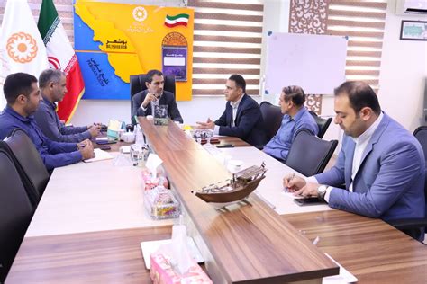 نشست رئیس نامنویسی سوابق تامین اجتماعی شعبه 1 بوشهر با سرپرست بهزیستی
