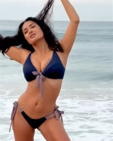 Salma Hayek 58 Stuns As She Strips Down To Her Bikini For Racy Sports Illustrated Shoot