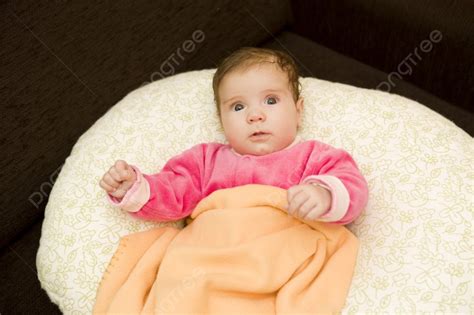 어린 아기 초상화 스튜디오 아름다운 사진 배경 및 무료 다운로드를위한 그림 Pngtree