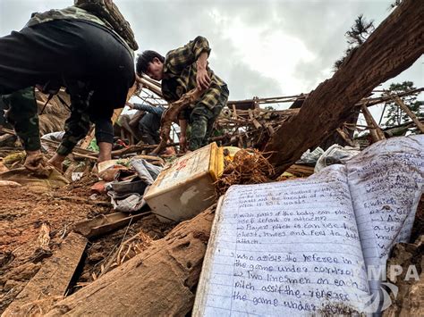 Myanmar စစ်ကောင်စီ လေယာဉ်ဖြင့် ဗုံးကြဲပြီးနောက် အပျက်အစီးများကြားထဲရောက် ကလေးကျောင်းစာအုပ