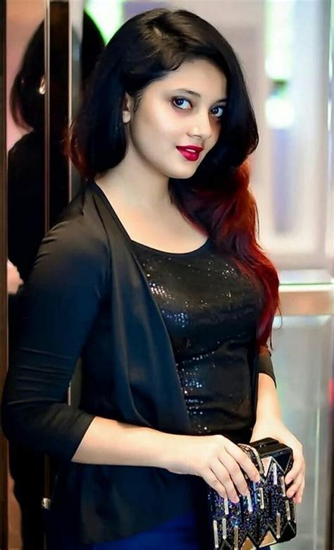 Girl Wallpaper For Facebook