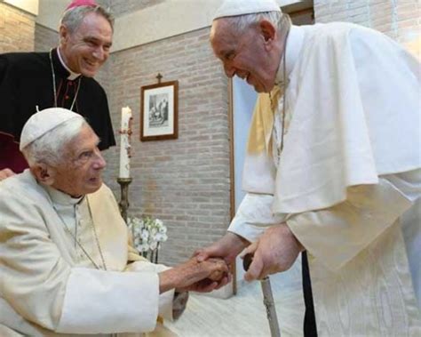 بابا الفاتيكان البابا السابق مريض للغاية” ويدعو للصلاة من أجله Pnn