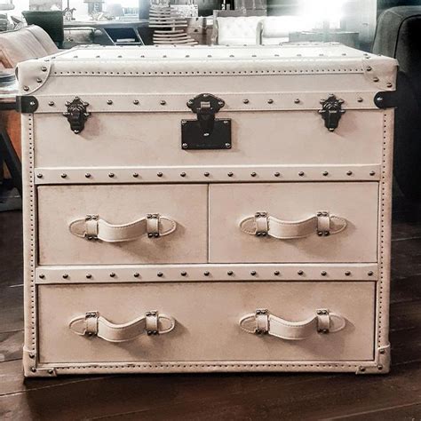 Тумба сундук Ampleforth Lamp Table Small Timothy Oulton Home Concept